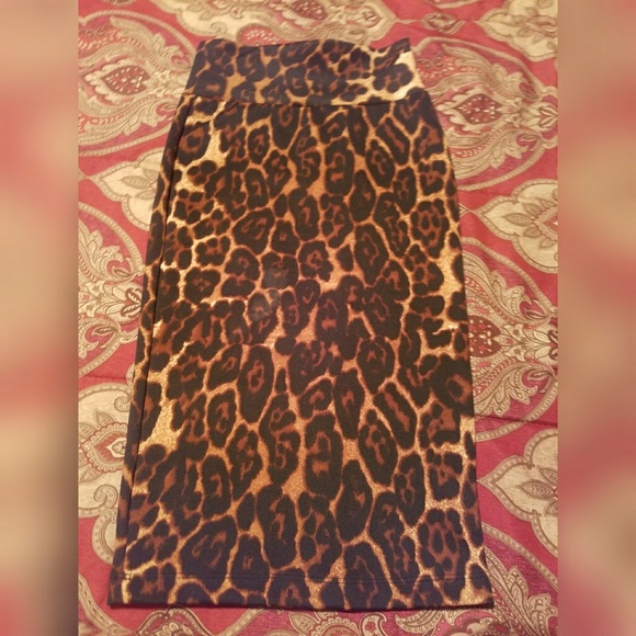 Charlotte Russe | Skirts | Leopard Print Pencil Skirt | Poshmark